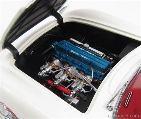 Autoart Scale Chevrolet Corvette Spider Polo White