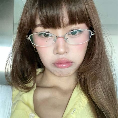 Bini Maloi Fake Photo Short Hair Pretty Brunette Gorgeous Hair