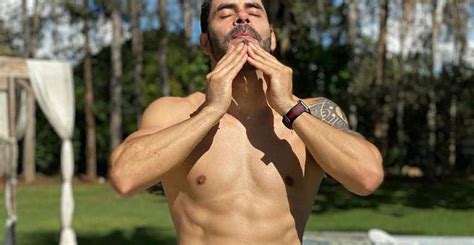 Ex De Rafa Kalimann Sertanejo Rodolffo Levou Sunga Branca Para O Bbb