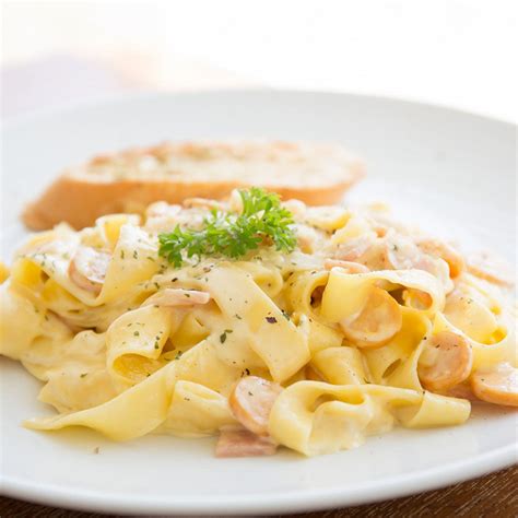 Recette Tagliatelles et sauce carbonara crémeuse aux oeufs facile rapide
