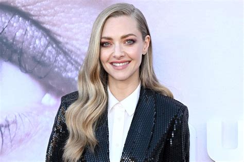 Amanda Seyfried Has Toilet Art In Every Room Of Her Home
