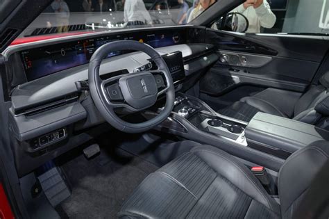 2024 Lincoln Nautilus Up Close How About A Mobile IMAX Cars