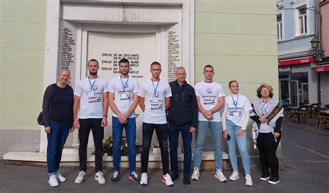 NAŠI VOLONTERI U TUZLI Dobročinstvo