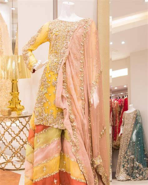 Pin By Anaya Shah On Pakistani And Indian Dresses Designer Dresses