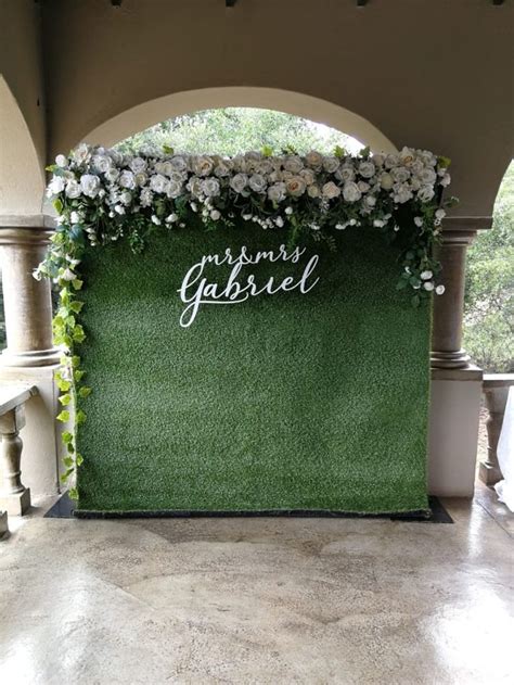 Diy Artificial Grass Backdrop Diy Closet Island
