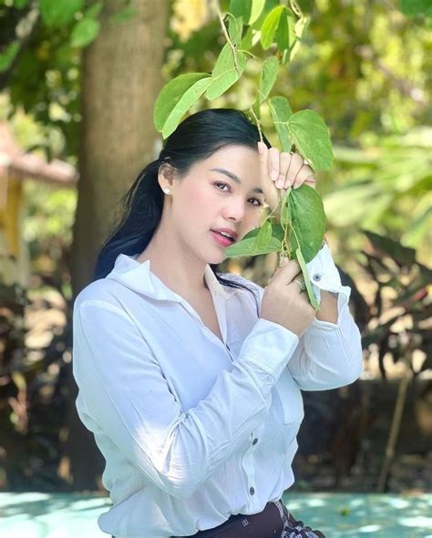 Shin Yoon Myat Asian Beauty Girl Asian Beauty Beauty Girl