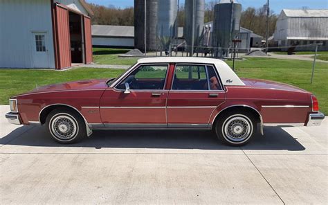 061020 1988 Oldsmobile Delta 88 Royale 1 Barn Finds