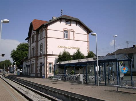 Der Bahnhof Endingen Am Kaiserstuhl Am 25 05 2009 Bahnbilder De