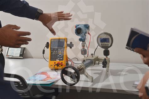 Taller de calibración y ajuste de manómetros de presión relativa y