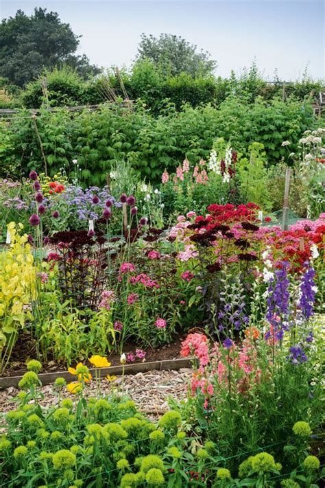 30 Prettiest Flower Garden Ideas To Get Inspired Housetodecor
