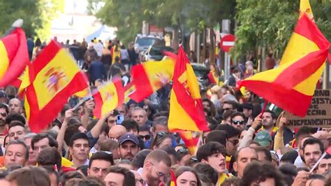 Más de 3 000 personas se concentran en Ferraz en la décima jornada de