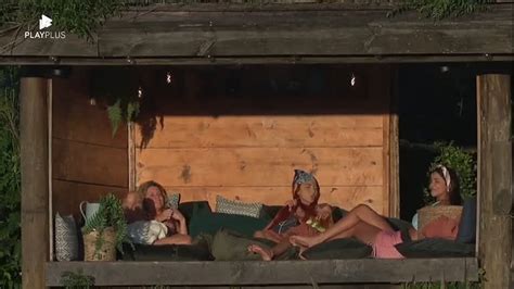 Kerline Babi E Ruivinha De Marte Brincam Aproxima O De Andr Do