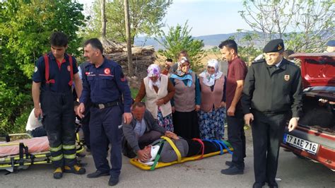 Samsun da iki aracın kafa kafaya çarpıştığı kazada 8 kişi yaralandı