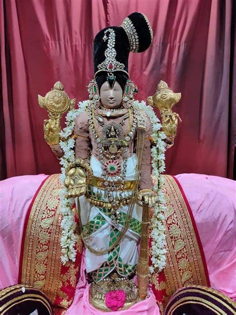 Nagapatanam Lord Krishna Wallpapers Krishna Statue Hindu Deities