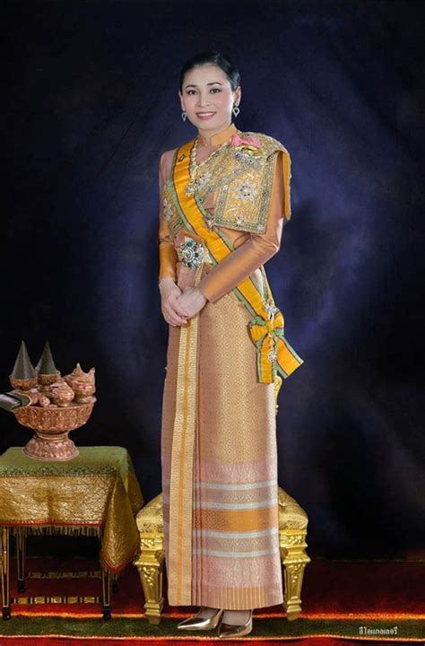 พระบรมฉายาลกษณร 10 พระราชน Dek D ชด กษตรย ผาไหม