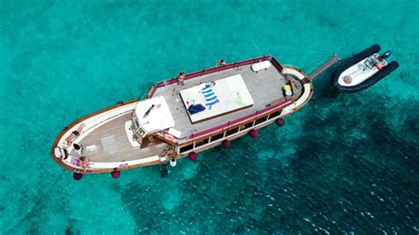 Motorboat Tour Of The La Maddalena Archipel And Caprera Departing From