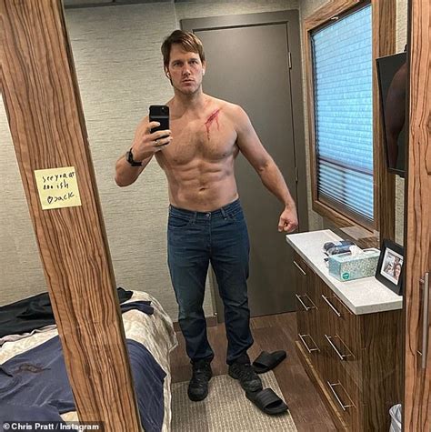 Chris Pratt Strips Off To Reveal Six Pack Amid New Year Health Kick And