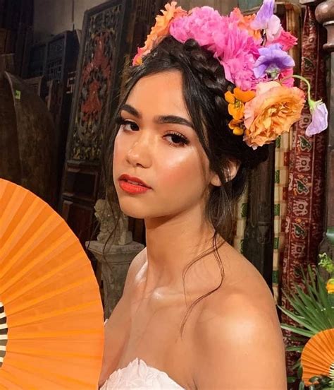 35 Super Trendy Mexican Hairstyles For Women To Try