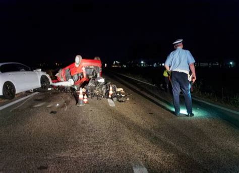 Pinarella Spaventoso Incidente Nella Notte Morte Una Ravennate Una