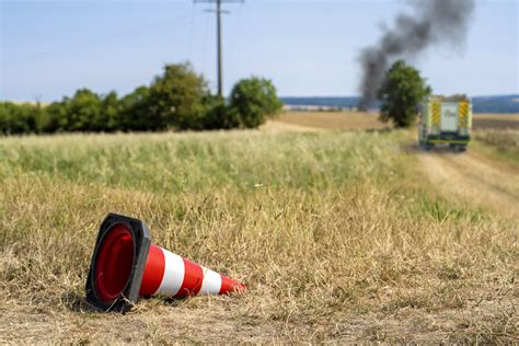 Feuerwehr Lernbar Leitkegel Als Wegweiser Im Einsatz