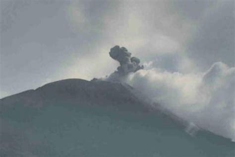 Aktivitas Erupsi Gunung Ile Lewotolok Kembali Meningkat Meletus 121