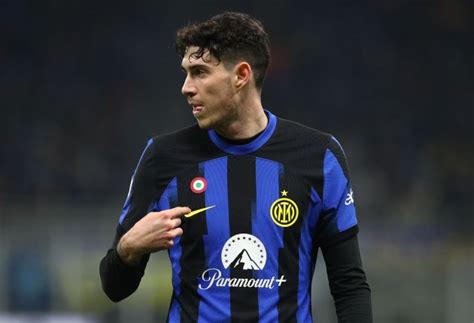 Inter Defender Alessandro Bastoni Celebrates Serie A Win Vs Fiorentina