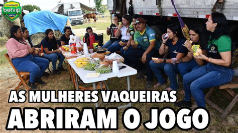 AS MULHERES VAQUEIRAS ABRIRAM O JOGO NA VAQUEJADA DO PARQUE FERNANDO