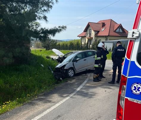 Wypadek w gminie Liszki Zderzenie dwóch samochodów Są osoby ranne