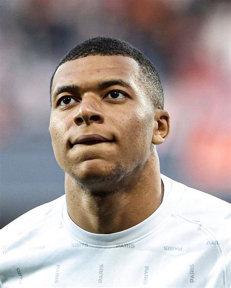 Kylian Mbappé rompe su silencio y alude a su futuro