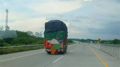 Pembatasan Operasional Truk Saat Libur Idul Adha Oleh Kemenhub