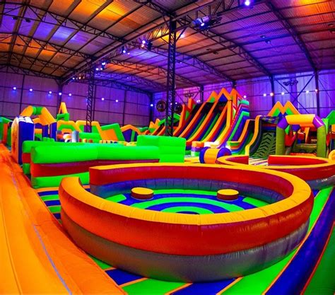 Brasília recebe maior parque de brinquedos infláveis da América Latina