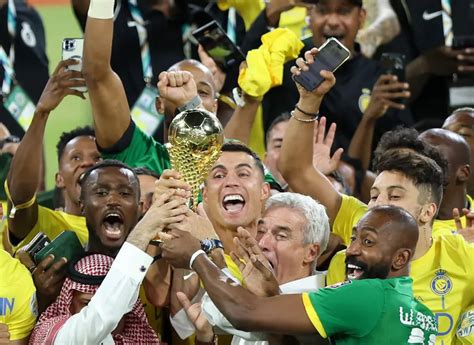 Georgina Rodriguez célèbre le premier trophée Al Nassr de Cristiano