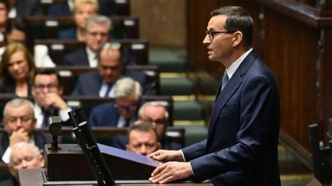 Rząd Morawieckiego bez wotum zaufania Koniec władzy PiS w Polsce