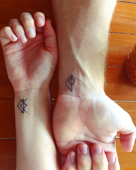 Ideas De Tatuaje De Runas Tatuaje De Runas Simbolos Vikingos Images