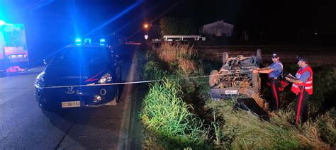 Muore Nell Auto Che Finisce Fuori Strada