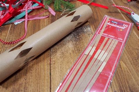 Make Your Own Homemade Christmas Crackers Mum In The Madhouse