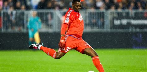 Mandanda Proche Du Retour