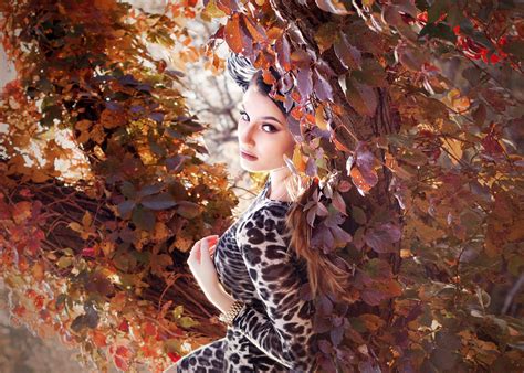 Wallpaper Lukisan Wanita Di Luar Ruangan Model Bawah Air Mode