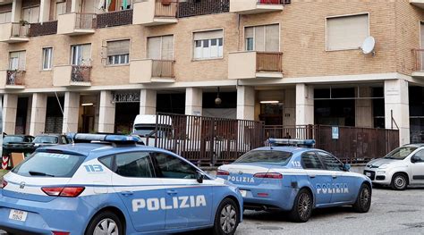 Torino Uccide La Moglie A Martellate Poi S Impicca