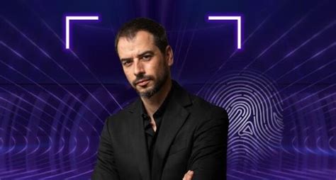 Chi è Iago Garcia Età origini fidanzata e dove vive l attore