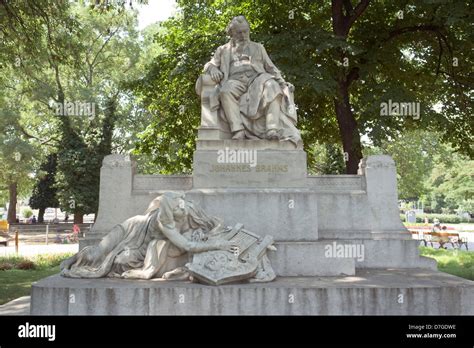 Brahms monument vienna Banque de photographies et dimages à haute