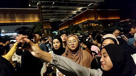 Full Penonton Suasana Usai Konser TULUS Di La Piazza Mall Kelapa