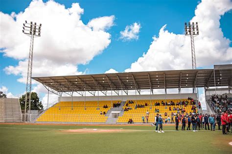 Gobierno Bolivariano entregó completamente renovado el estadio Enzo