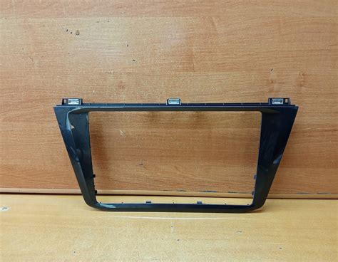 RAMKA RADIA NAWIGACJI VW TIGUAN II 5N 5NA858069B 5NA85806 za 490 zł z