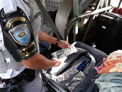 Boliviana é presa em flagrante 30 pacotes de cocaína em ônibus na