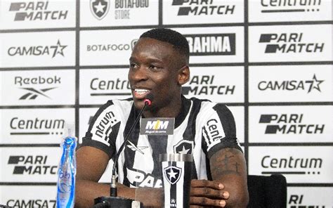 Novo Refor O Do Botafogo Projeta Estreia Contra O Flamengo