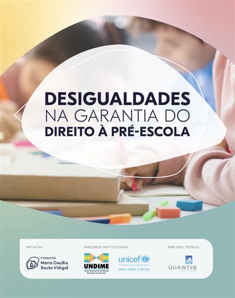 Na volta às aulas crianças pretas pobres e filhas de mães jovens e de