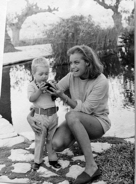 Pin On Romy Schneiders Gezin Romy Schneider Romy Alain Delon
