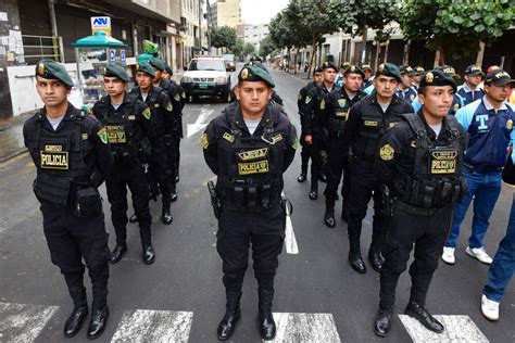 Cu Nto Gana Un Polic A En El Per Y C Mo Postular A La Pnp