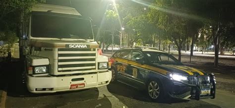 PRF flagra carreta placa adulterada na Dutra em Resende Diário